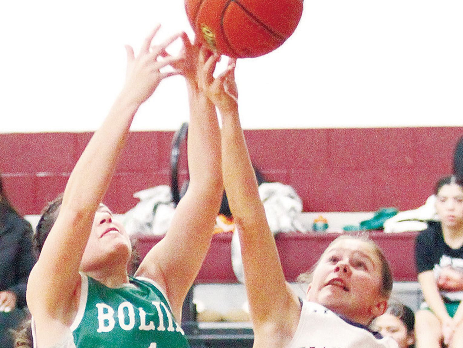 Lady 'Dogs stay unbeaten in district with 50-35 victory over Hempstead